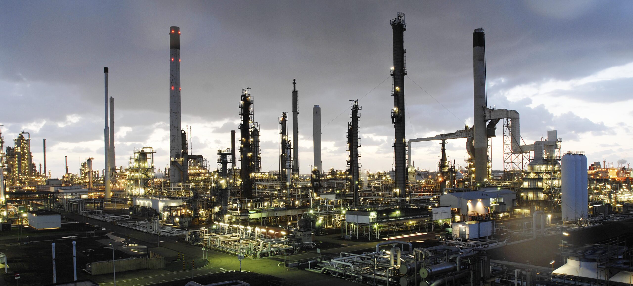 ExxonMobil constrói unidade de hidrocraqueamento em Roterdã