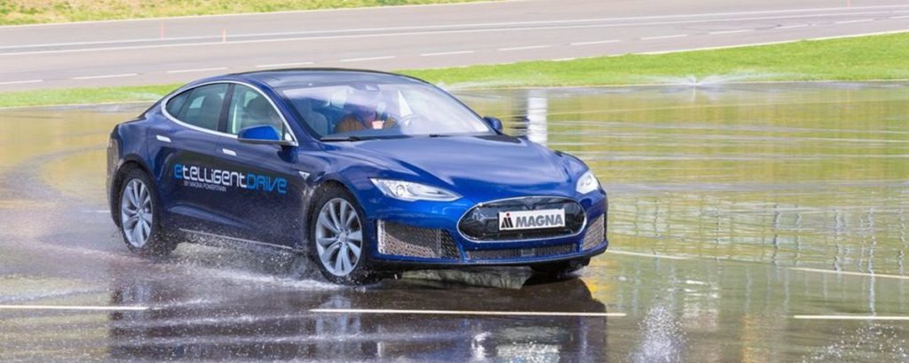 Magna “cria” Tesla Model S com três motores elétricos - Lubes em Foco