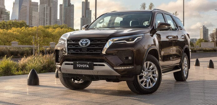 Toyota SW4 tem visual renovadocom evoluções da Hilux - Lubes em Foco